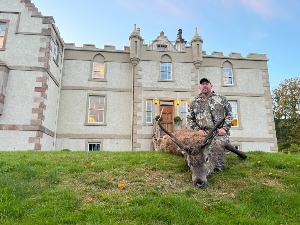 Castle-Based Couple Hunt for Red Stag in Scotland - Worldwide Trophy ...