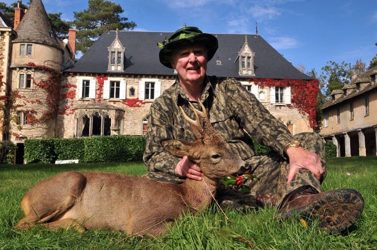 Premier Castle Based Roe Deer Hunting in France - Worldwide Trophy ...