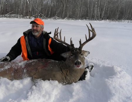 Guided Canada Whitetail Hunting Outfitter-Manitoba